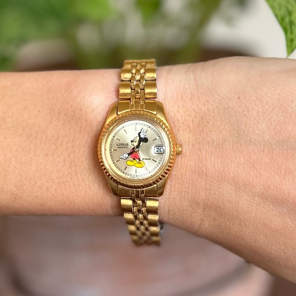 Disney | Accessories | Vintage Lorus Disney Gold Tone Stainless Steel ...